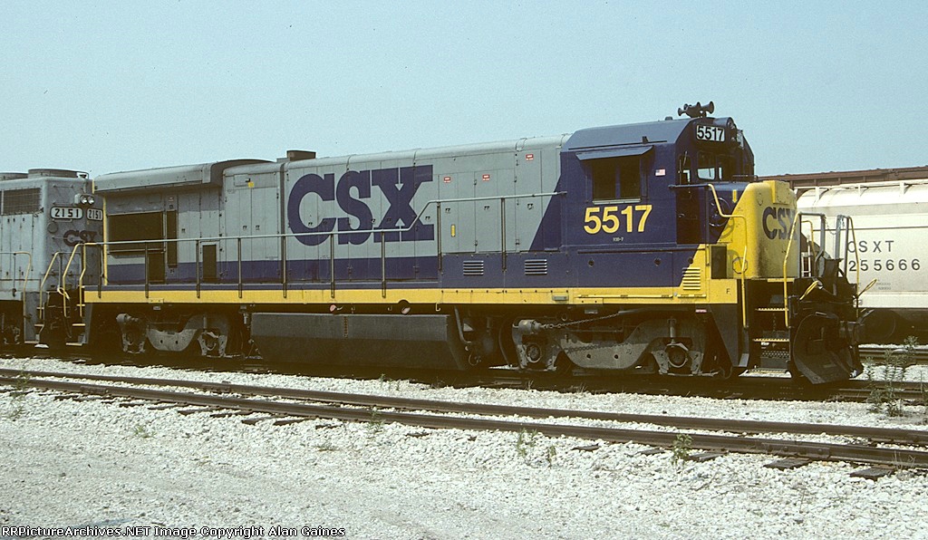 CSX B30-7 5517